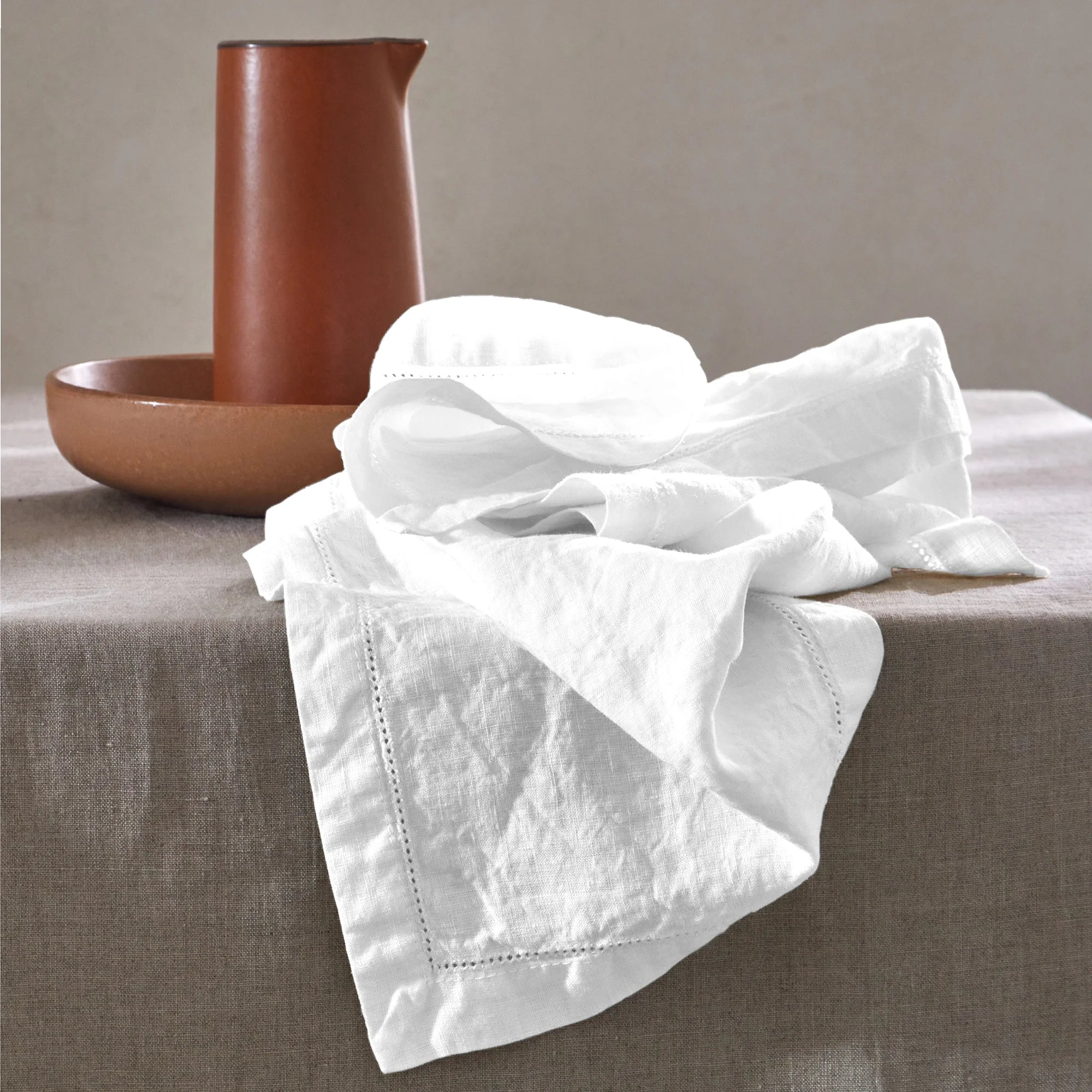 Serviette de table en lin lavé ajouré blanc | Linenshed