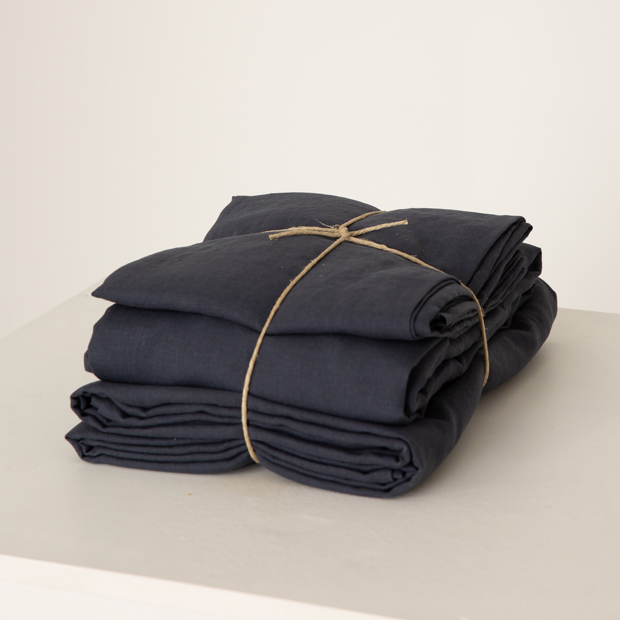 Parures de drap en lin français bleu nuit de grande qualité | Linenshed