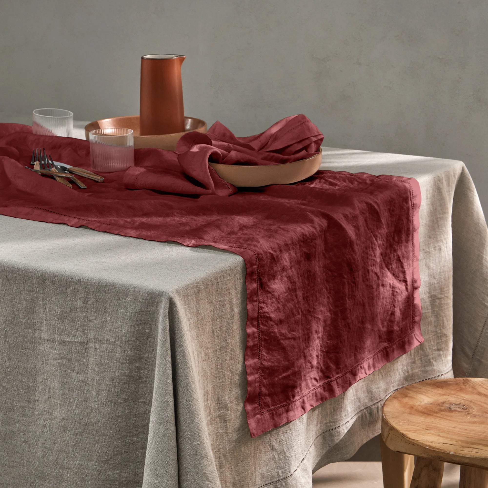Chemin de table en lin à bords ajourés | Linenshed