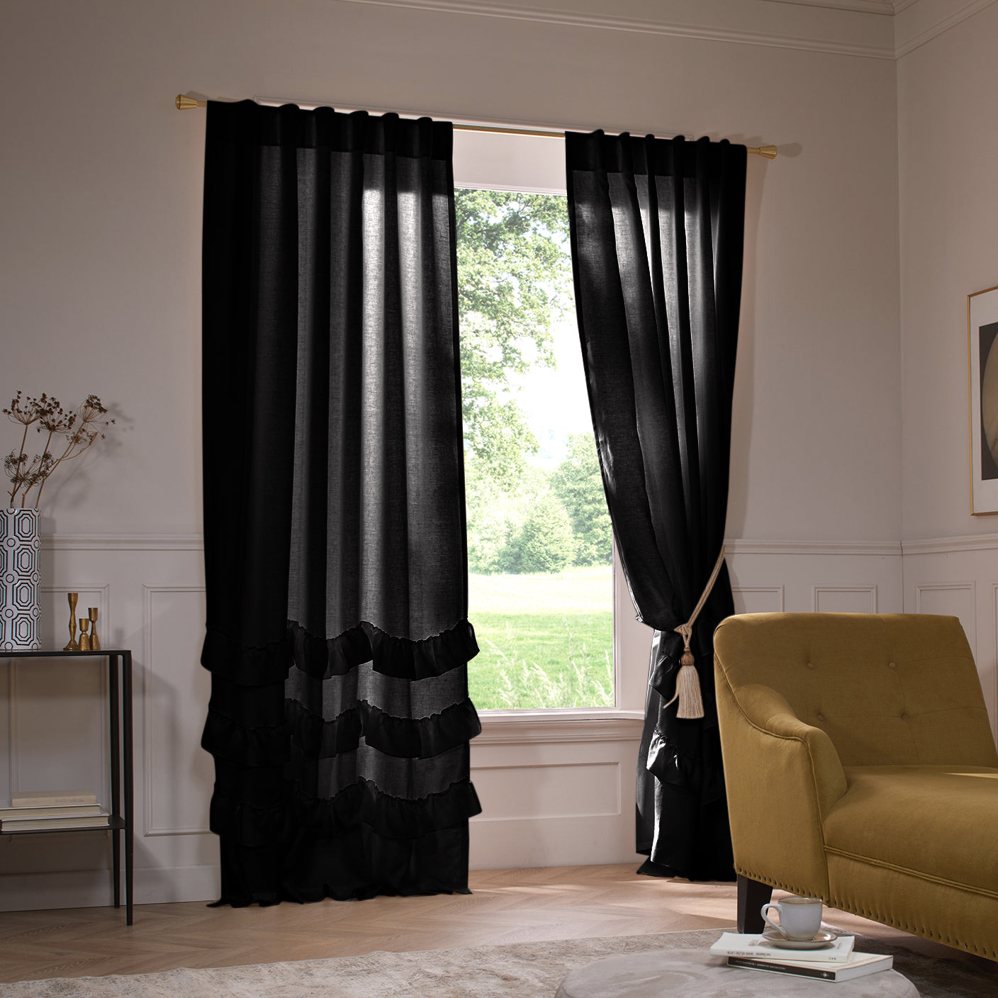 Rideau à volants en lin lavé noir sur mesure | Linenshed