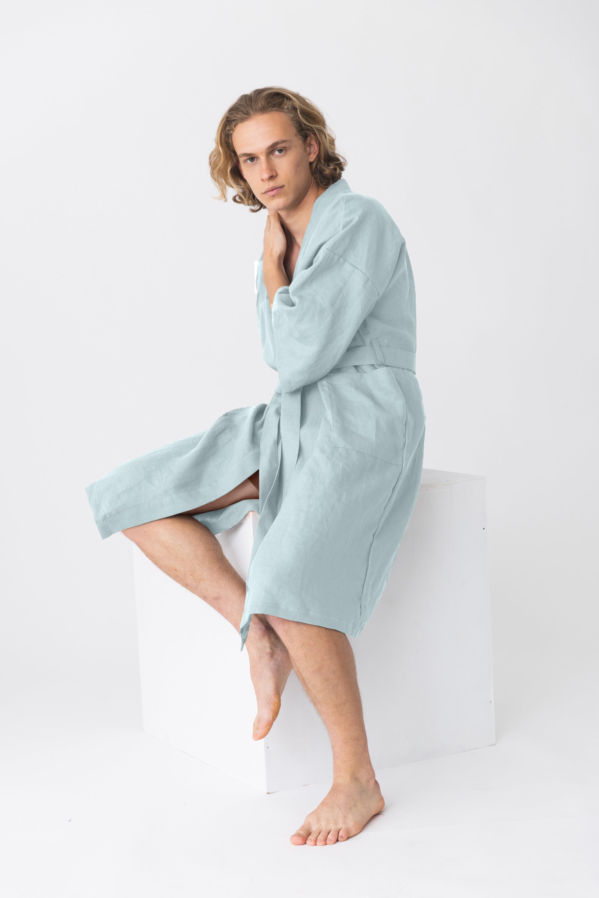 Peignoir long homme en lin bleu clair | Linenshed